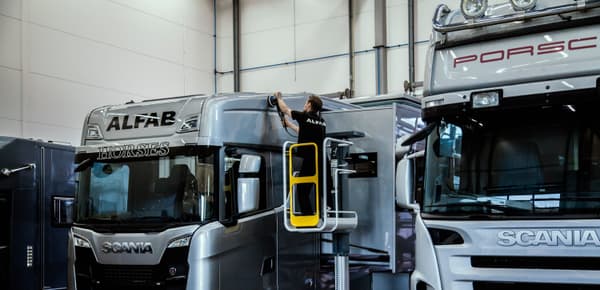 ALFAB Hästlastbilar Om ALFAB