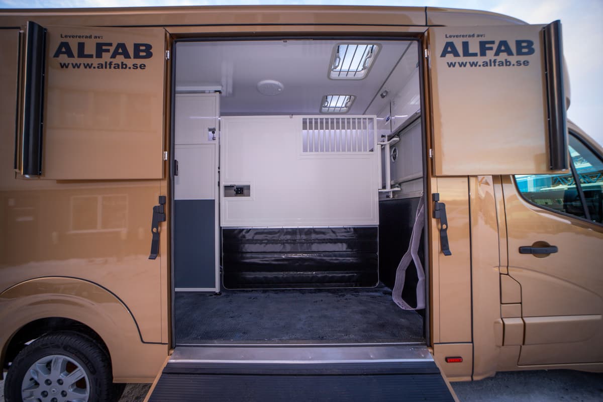 Alfab ALFAB EVO 3-sits stuterimodell hästlastbil