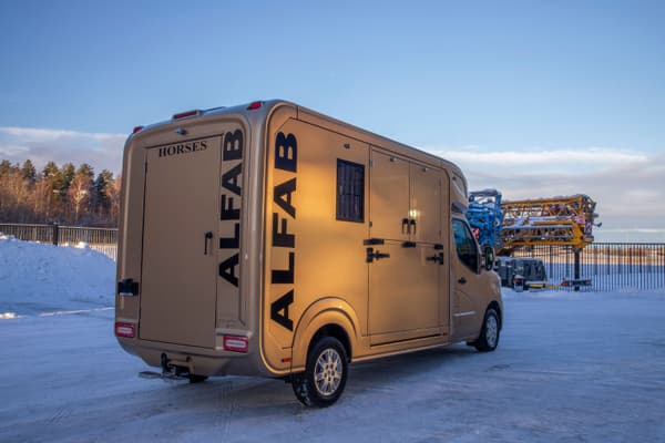 Alfab ALFAB EVO 3-sits stuterimodell hästlastbil